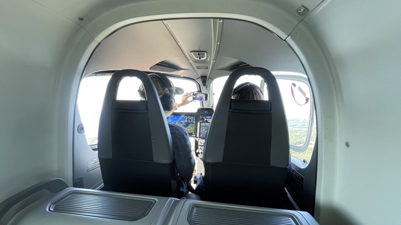 A flight on BETA Technologies ALIA CX300 eCTOL electric aircraft ...